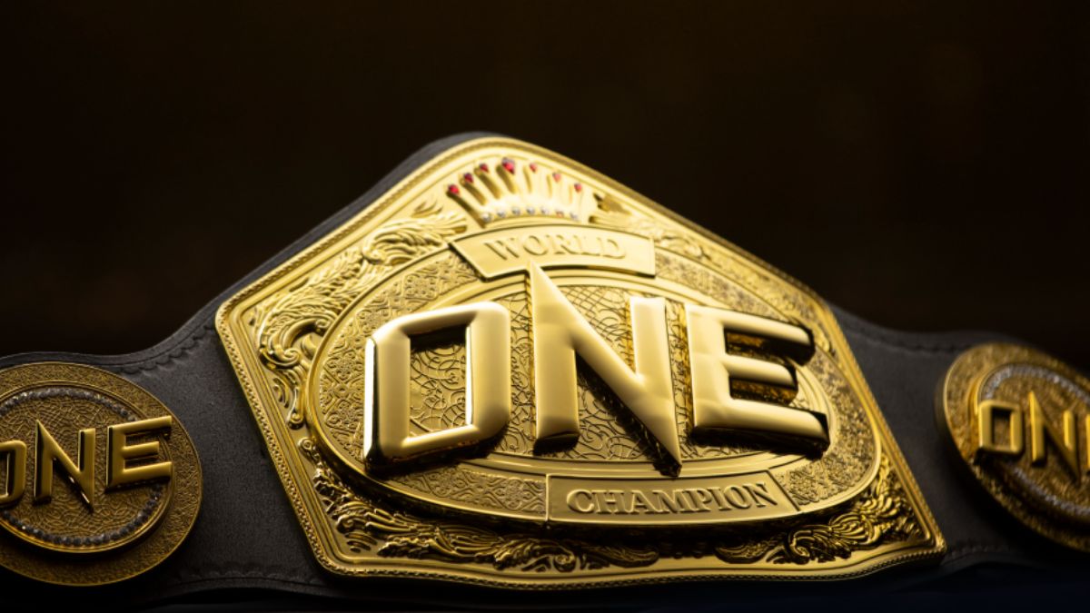 Former ONE World Champion Signs Exclusive Deal With The UFC | MMA News