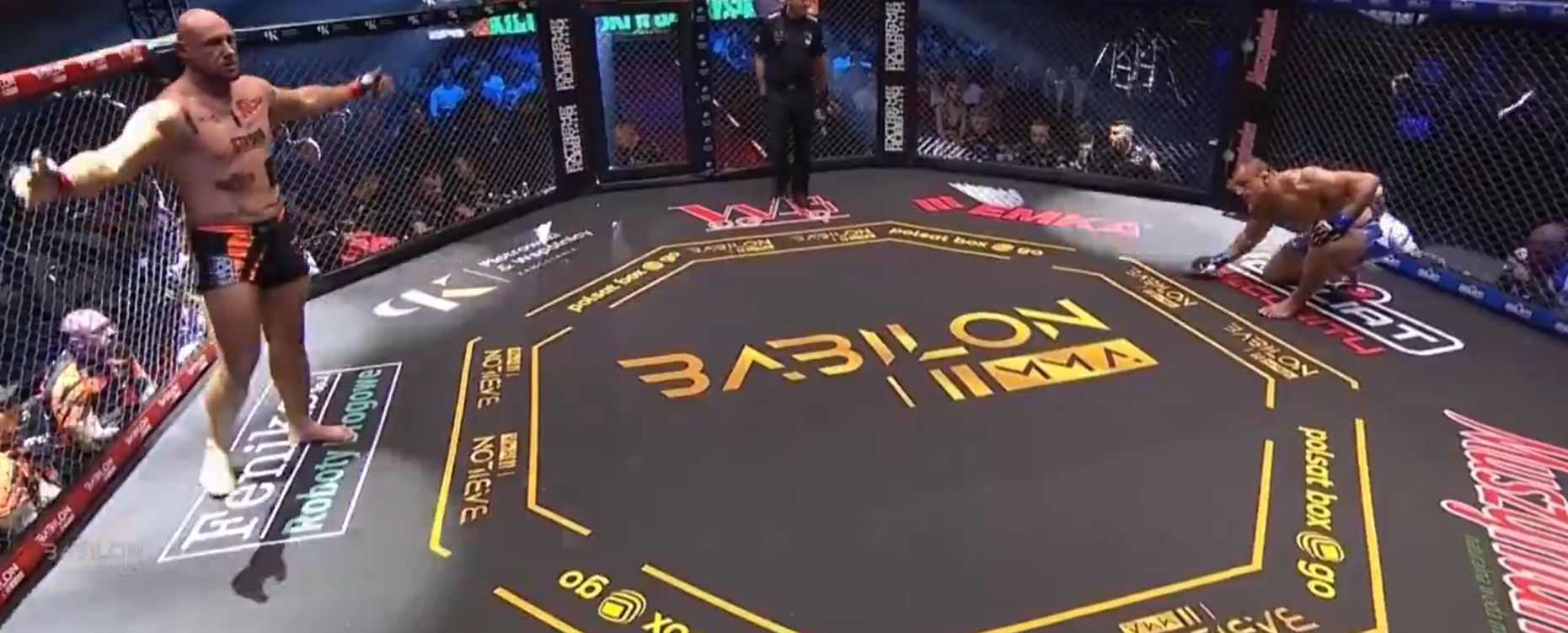 VIDEO: Debuting Professional MMA Fighter Taps Out Immediately As Fight ...